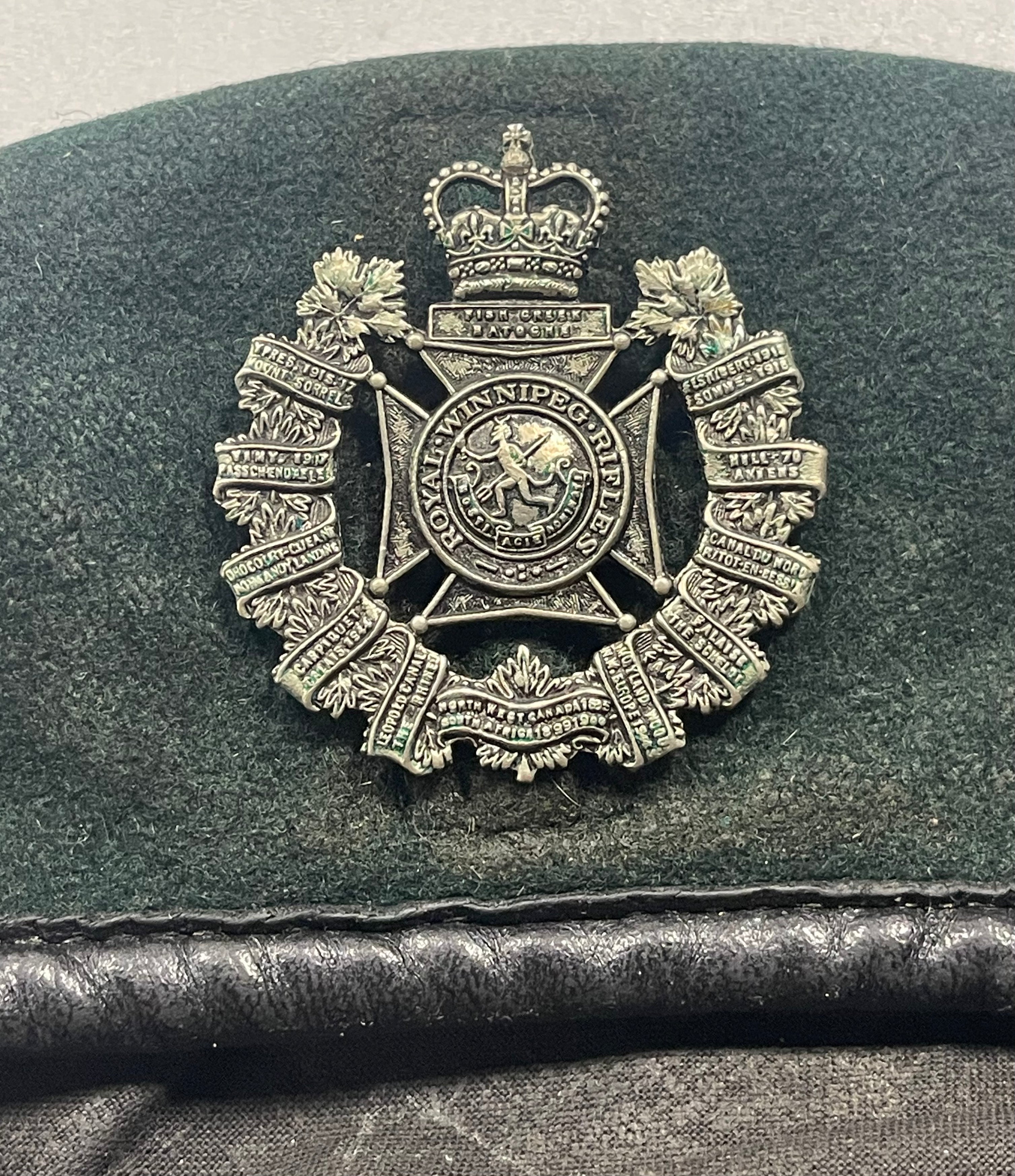 Vintage Royal Winnipeg Rifles Beret with Badge – Marway Militaria Inc ...