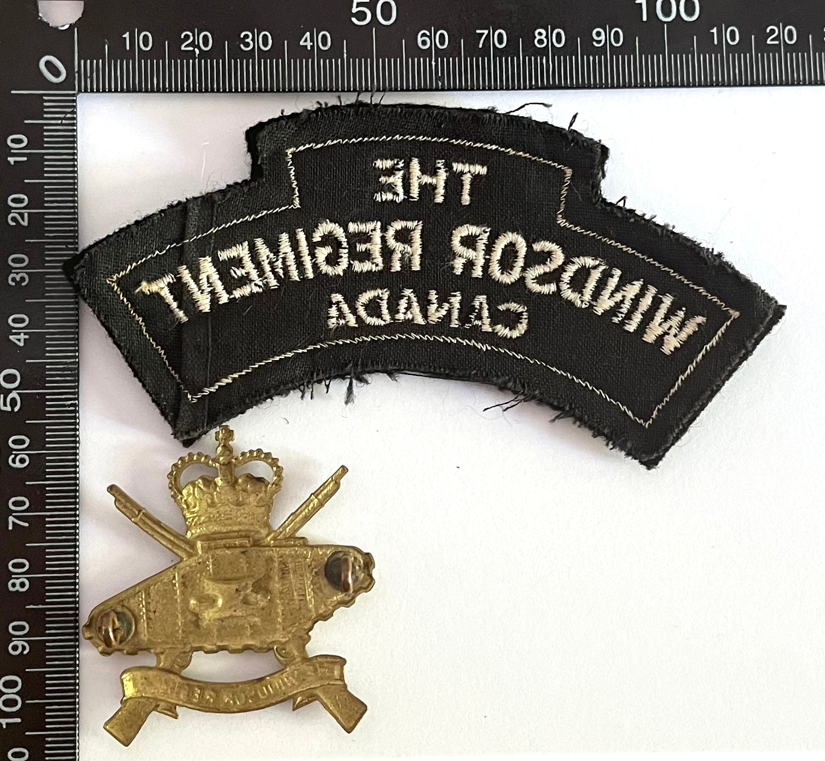 Windsor Regiment Cap Badge & Shoulder Flash Lot – Marway Militaria Inc ...